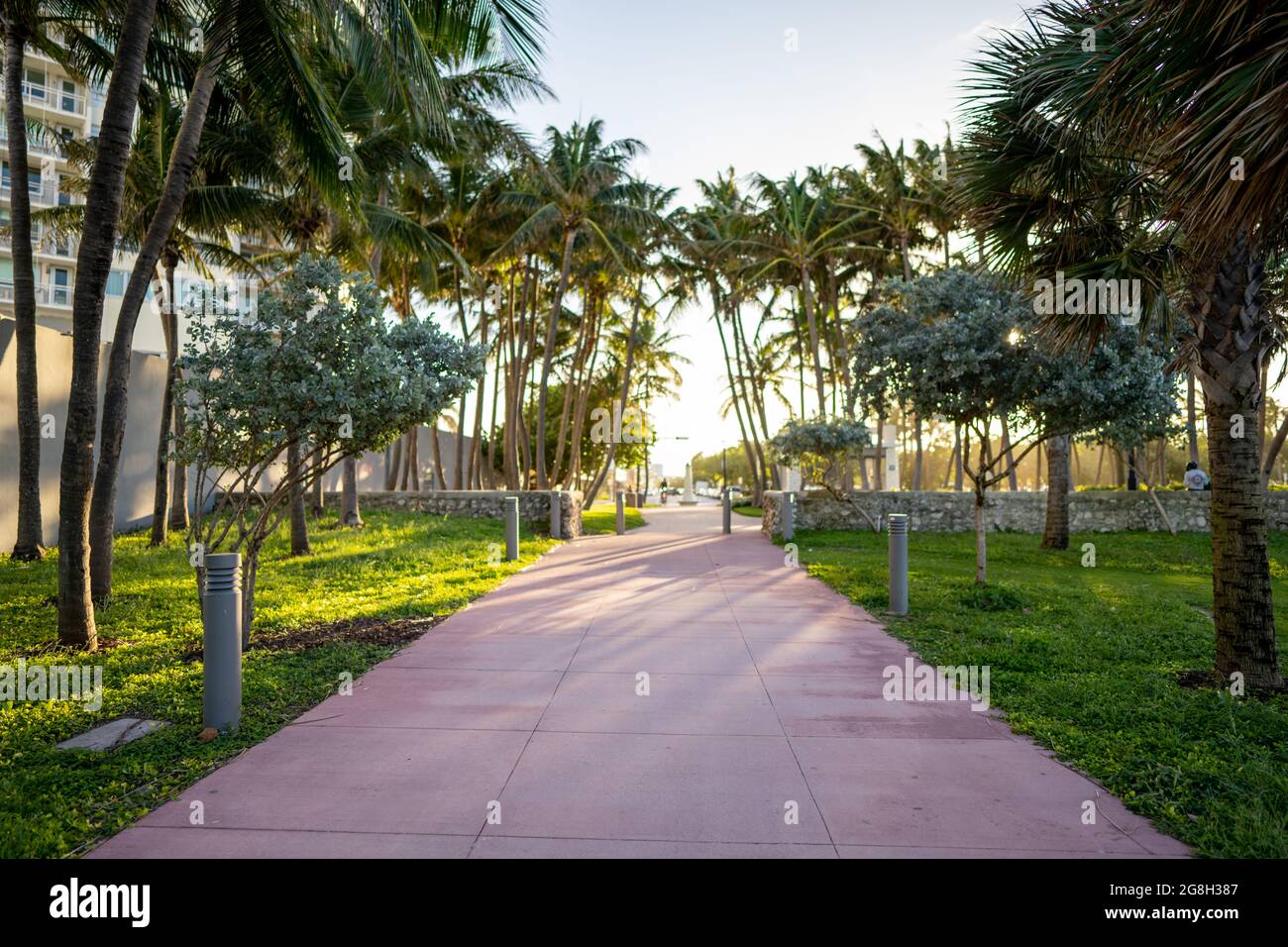 Beach access path in Miami Beach FL Stock Photo - Alamy