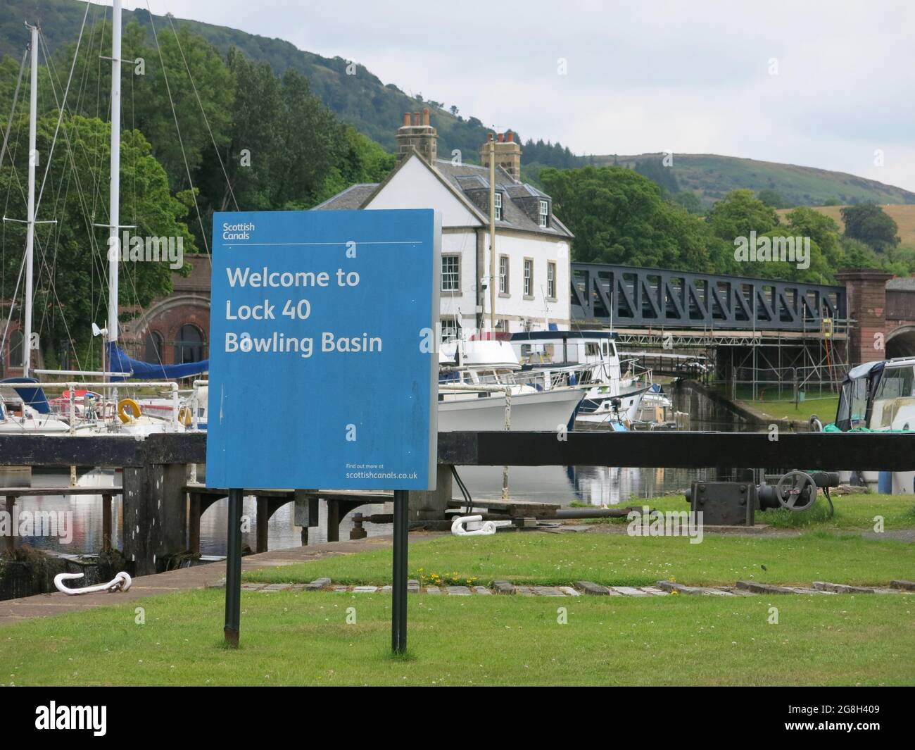 Bowling basin hi-res stock photography and images - Alamy