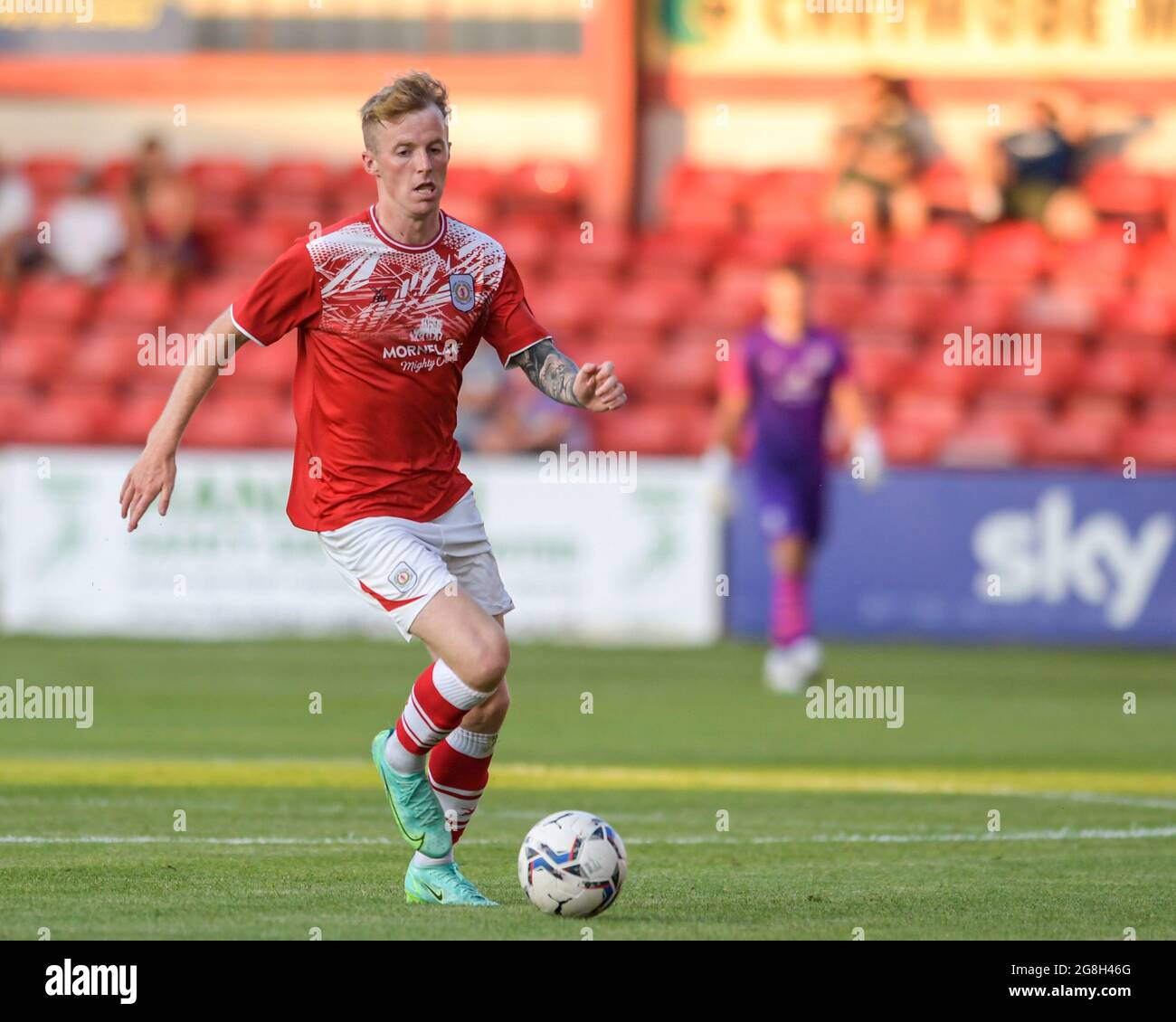 Charlie Kirk #10 of Crewe Alexandra runs with the ball Stock Photo - Alamy