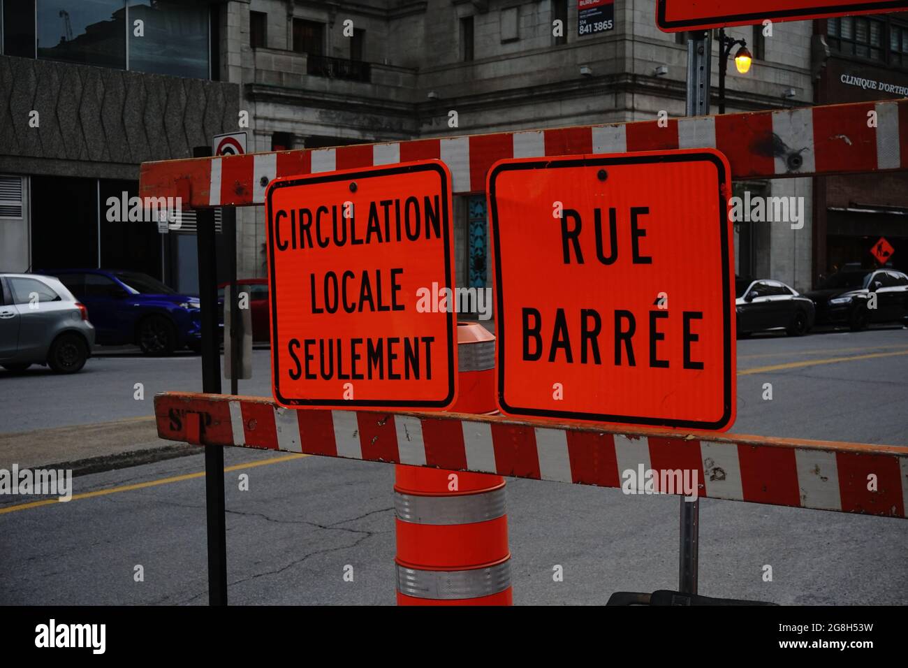 Montreal highway sign hi-res stock photography and images - Alamy