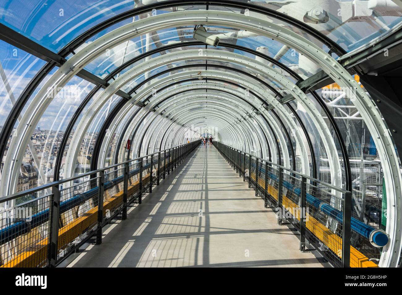 Walkway on the exterior of the Centre Pompidou modern art gallery ...