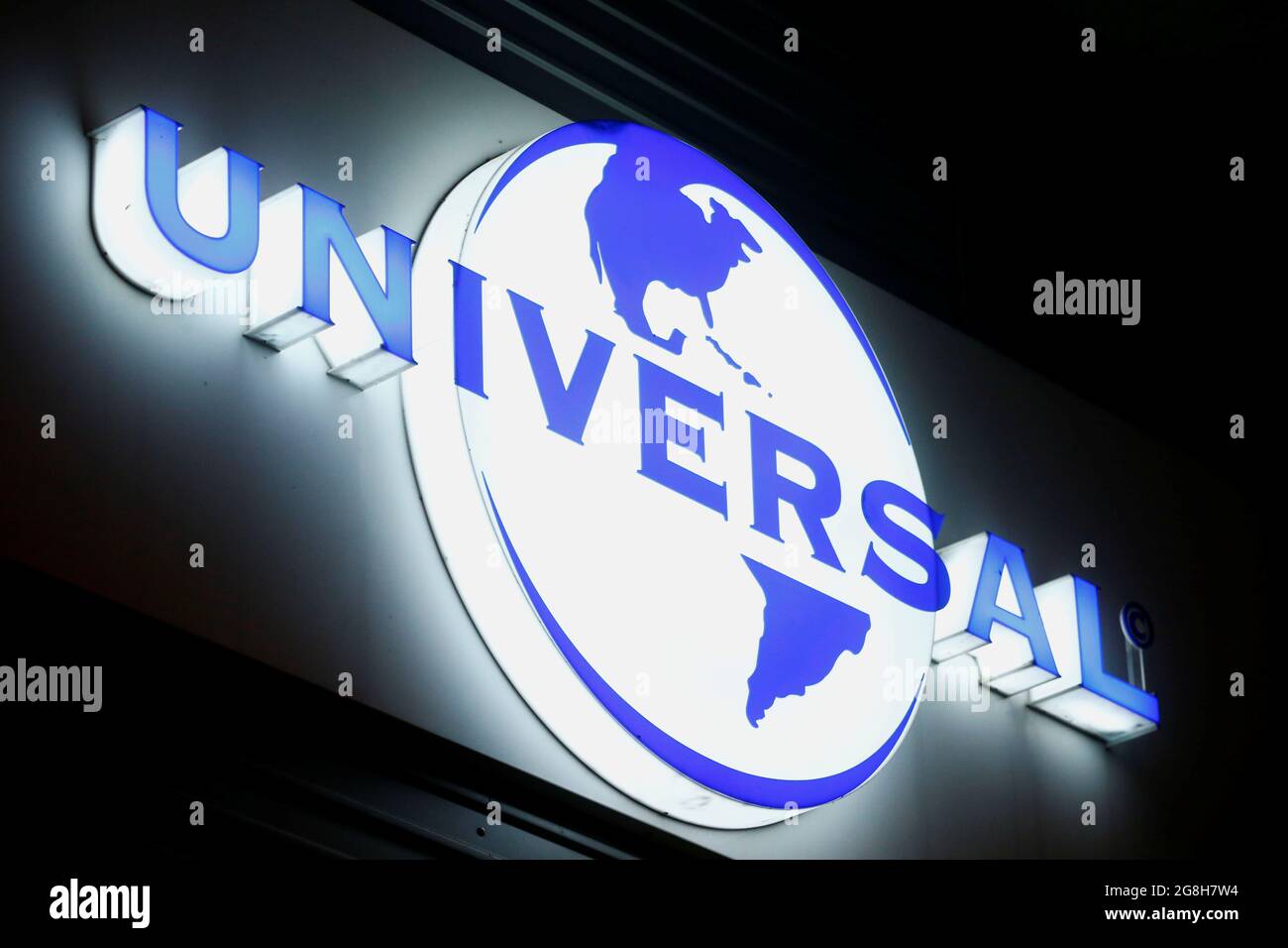 Umg logo hi-res stock photography and images - Alamy
