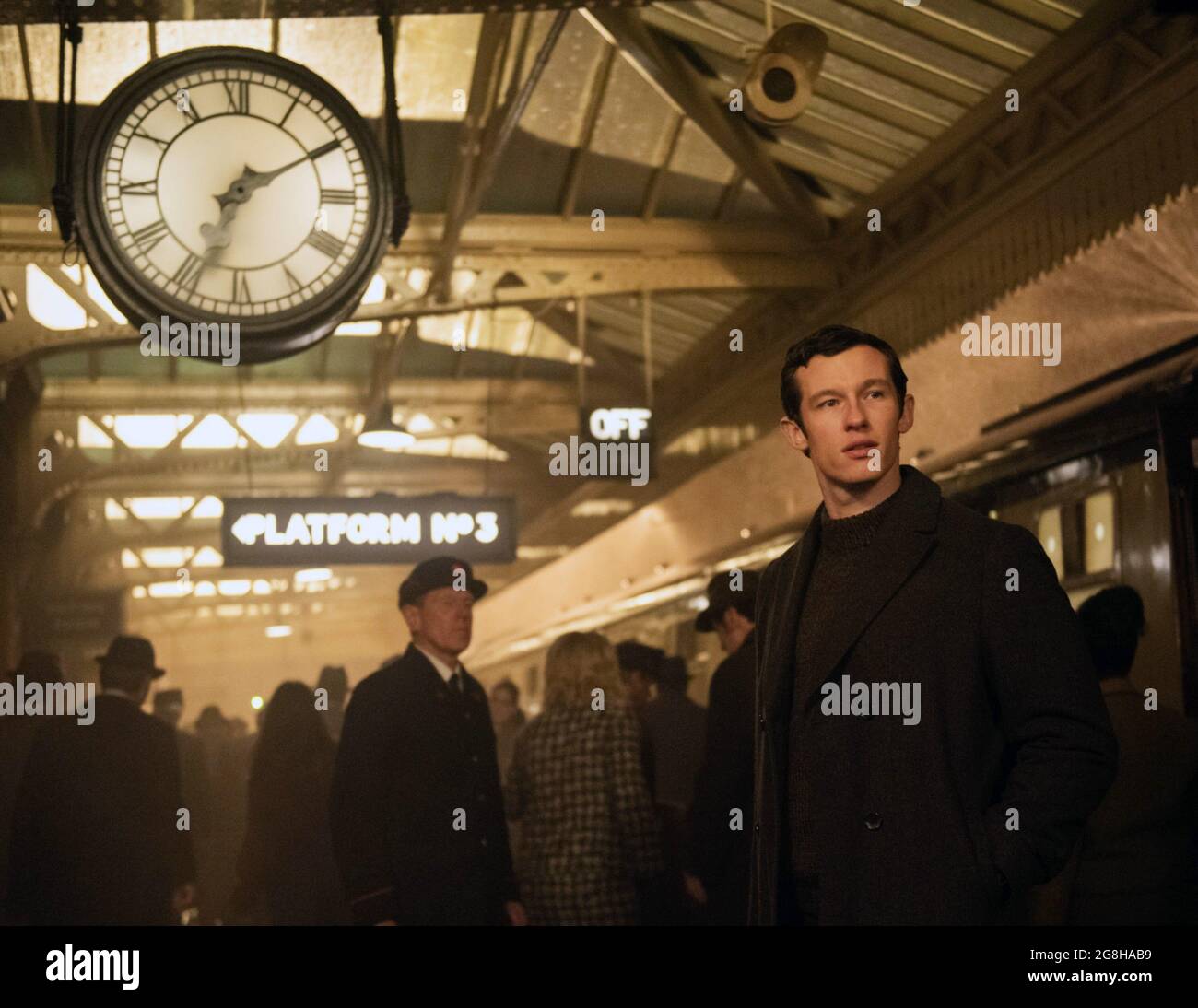 THE LAST LETTER FROM YOUR LOVER, Callum Turner, 2021. ph: Parisa ...