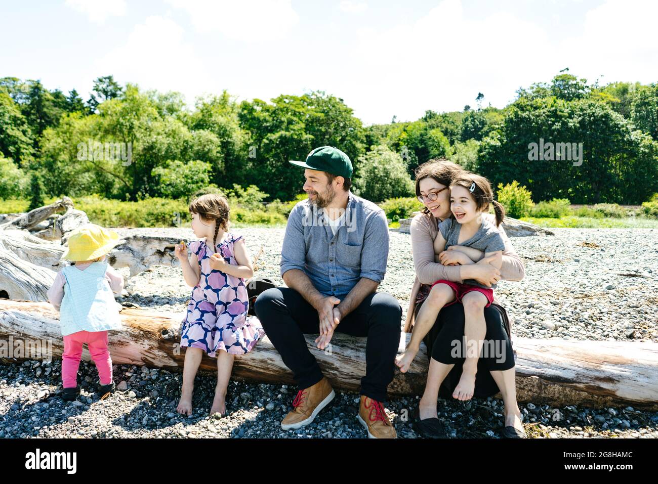 Family families sisters father hi-res stock photography and images - Alamy