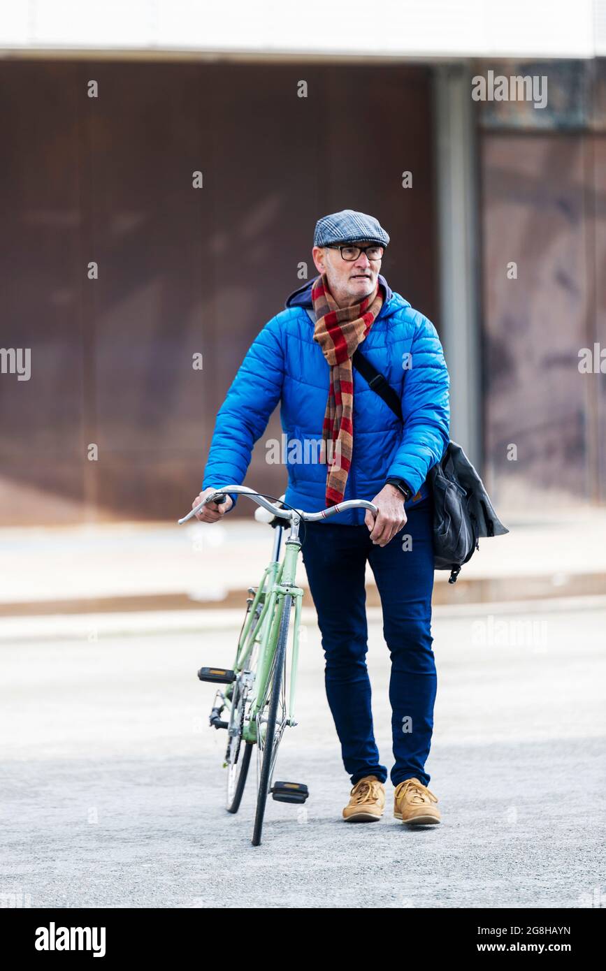 Wheeling bicycle hi-res stock photography and images - Alamy