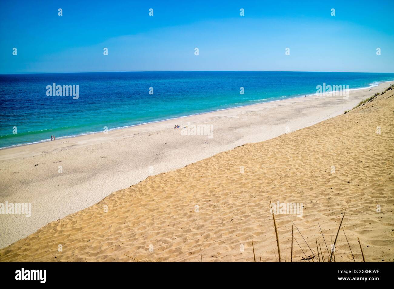 A hot and sunny weather along the shore of the beach at Cape Cod ...