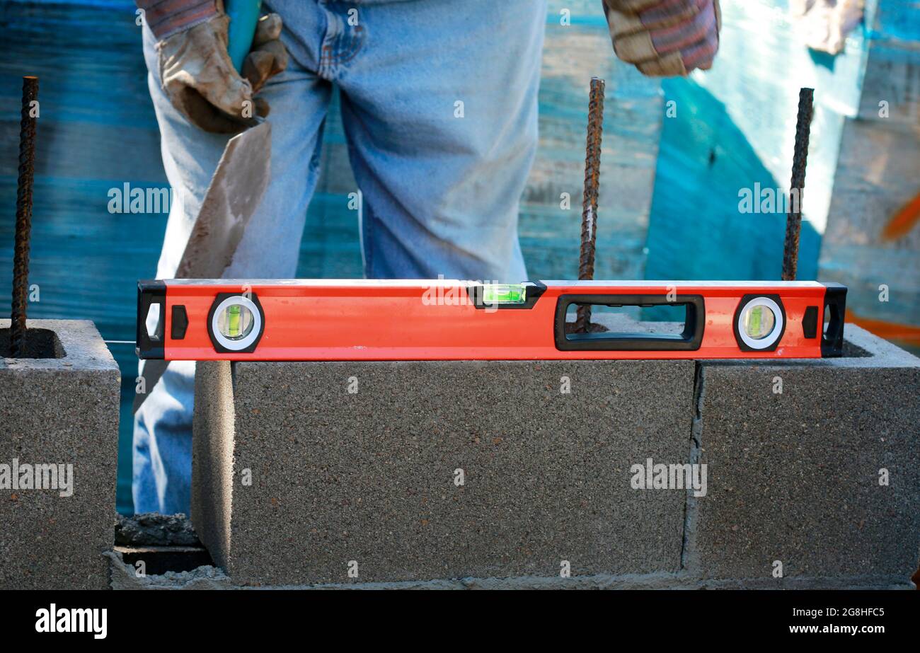 Level wall putty hi-res stock photography and images - Alamy