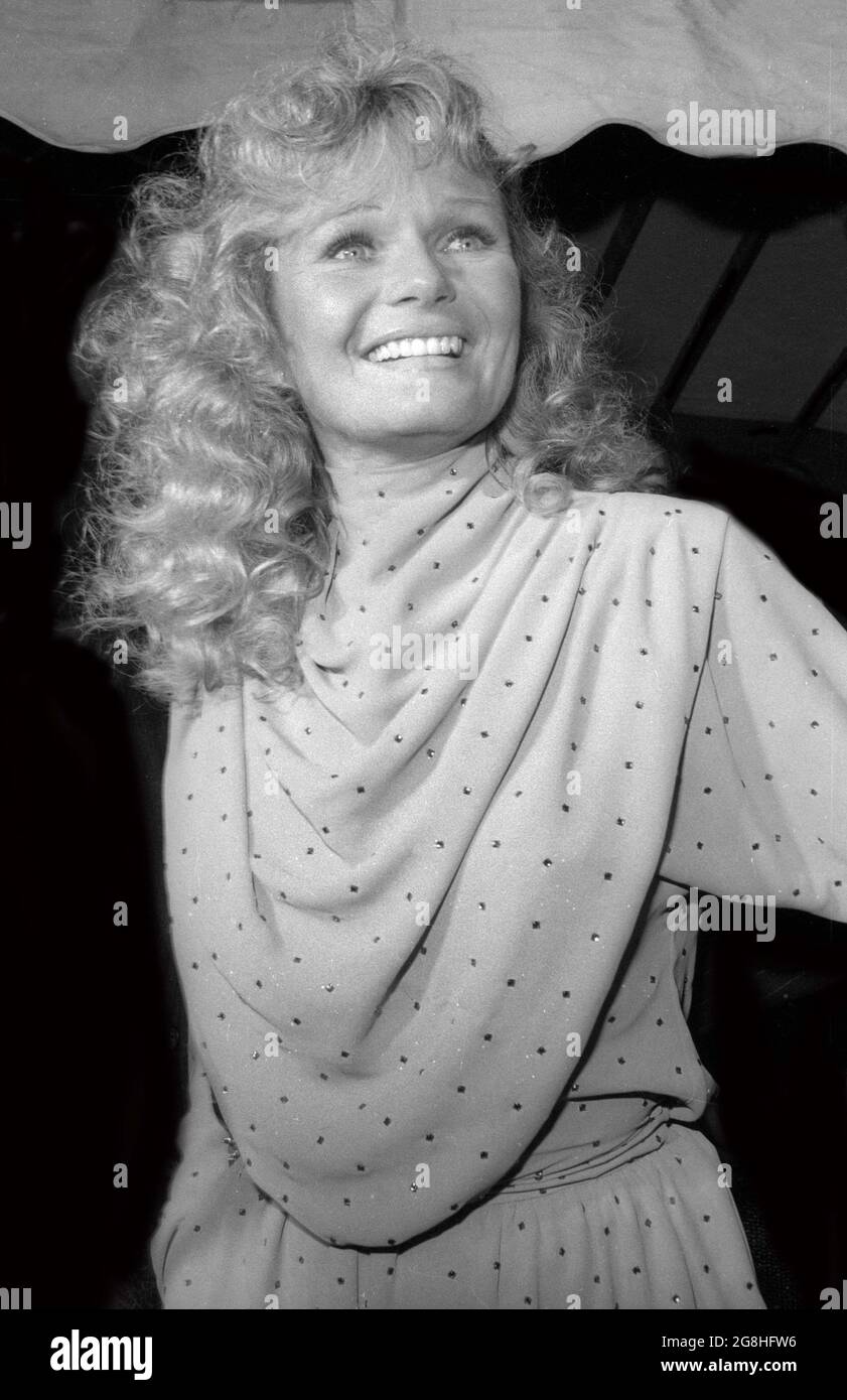 Valerie perrine hi-res stock photography and images - Alamy