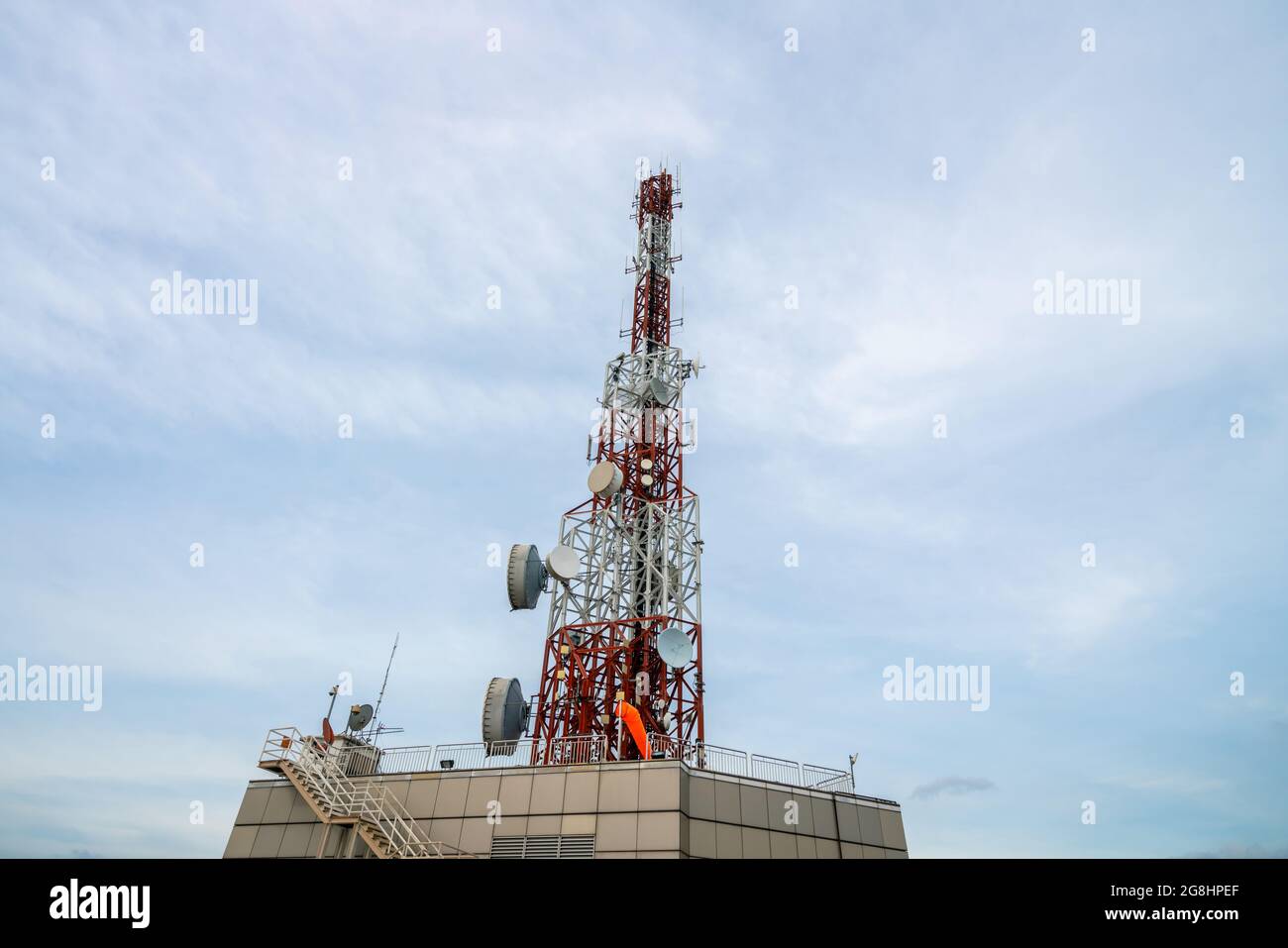 6g tower hi-res stock photography and images - Alamy