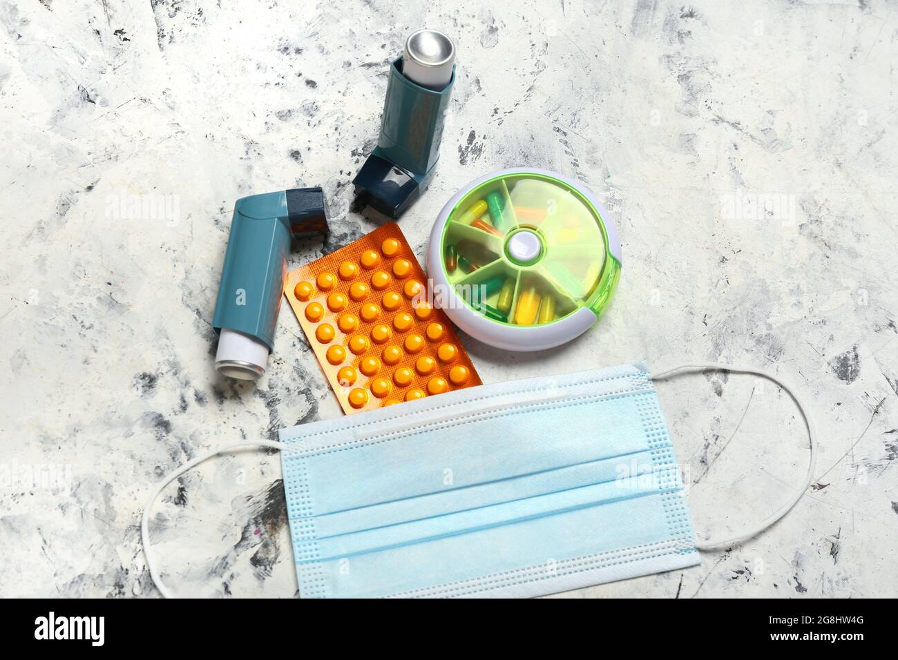 Medical inhalers hi-res stock photography and images - Alamy