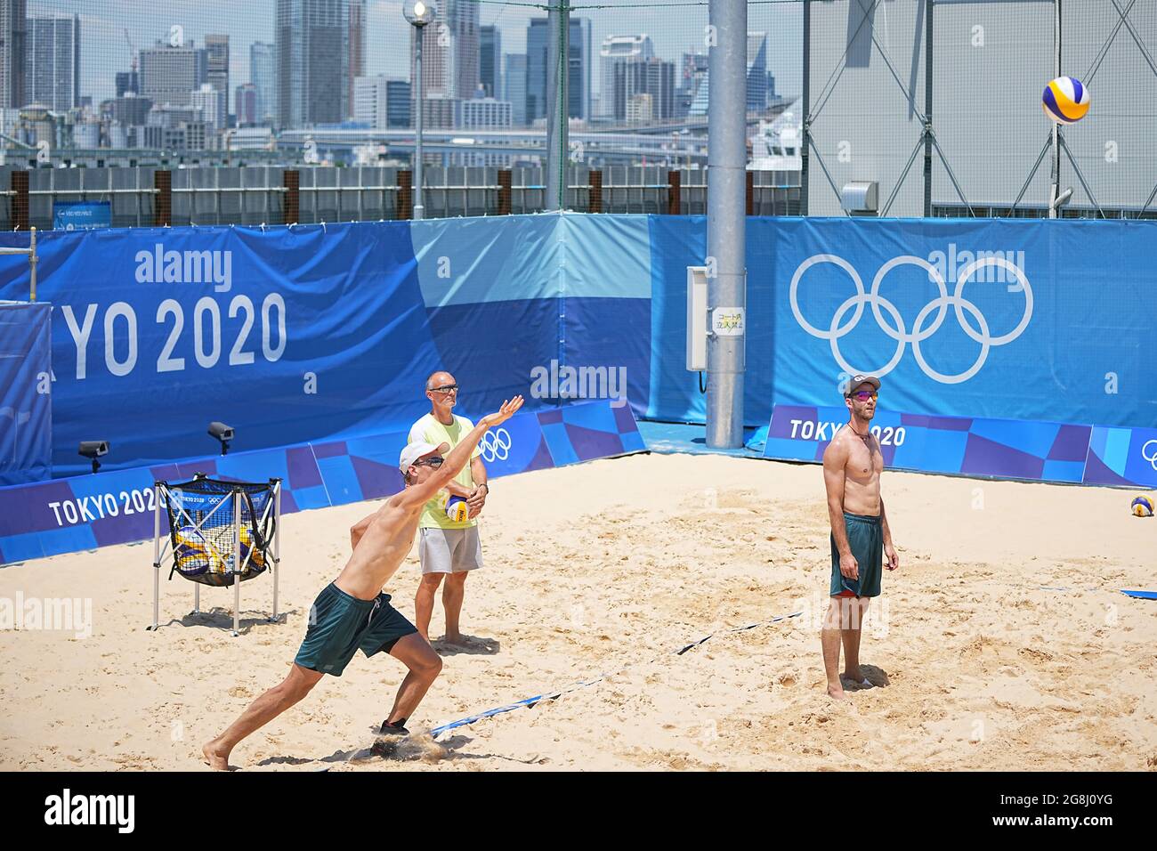 Tokio, Japan. 21st July, 2021. Volleyball/Beach: Olympics, training, on ...