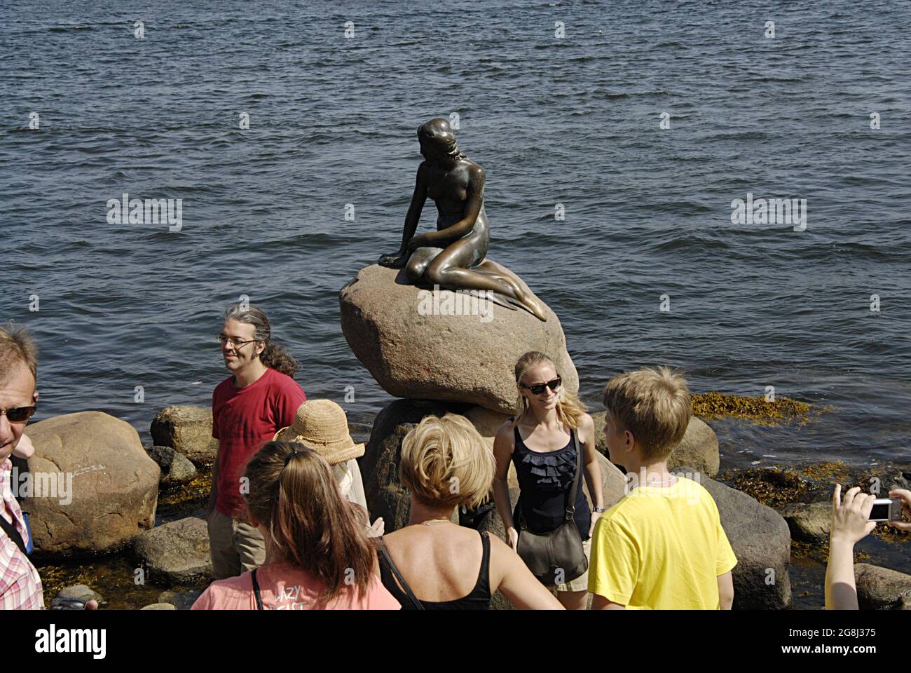 COPENHAGEN /DENMARK- Tourists and holiday makers been photograph with ...