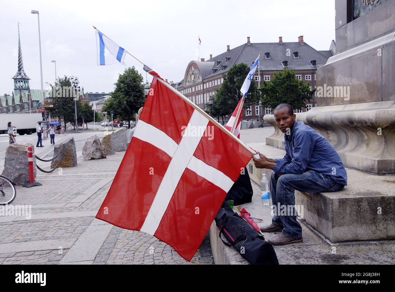 COPENHAGEN /DENMARK- Tow danes and one canadian sit for Peace watch for ...