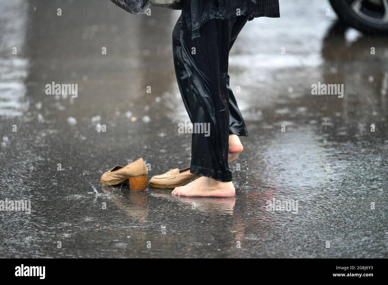 View of the city flood caused by continuous rainstorm in Zhengzhou city ...