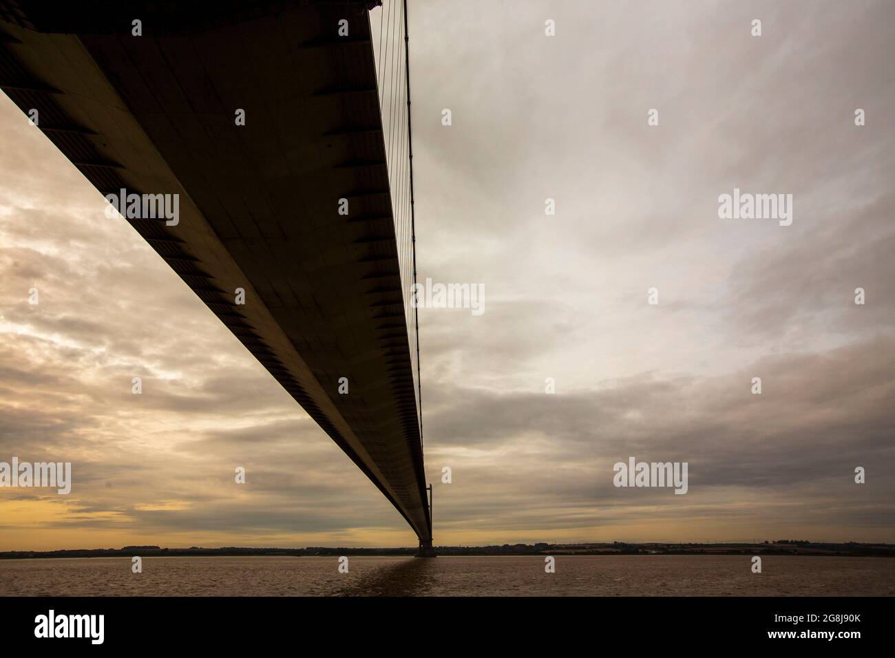 Humber bridge sunrise hull uk hi-res stock photography and images - Alamy