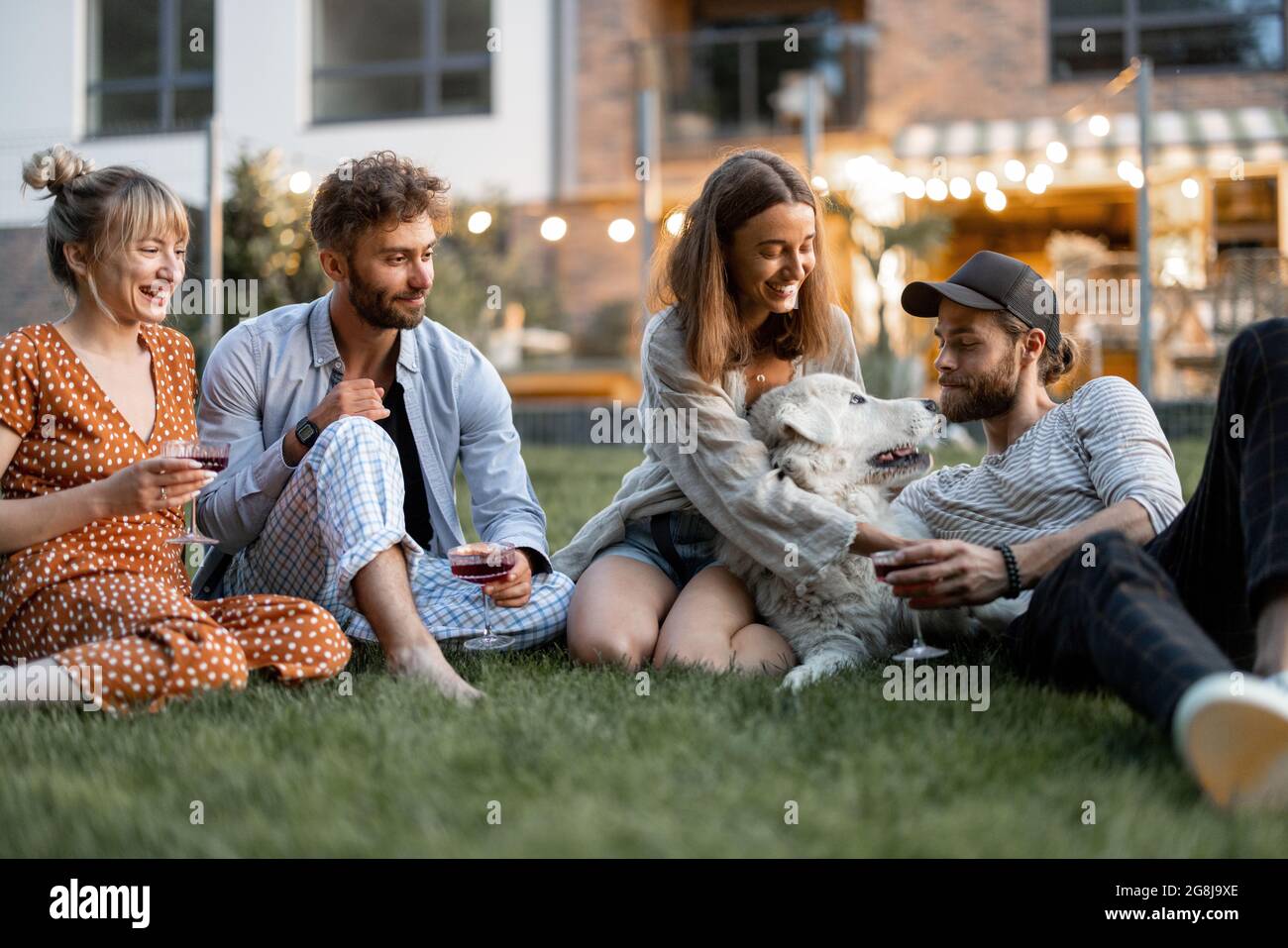 Summer evening garden party hi-res stock photography and images - Alamy
