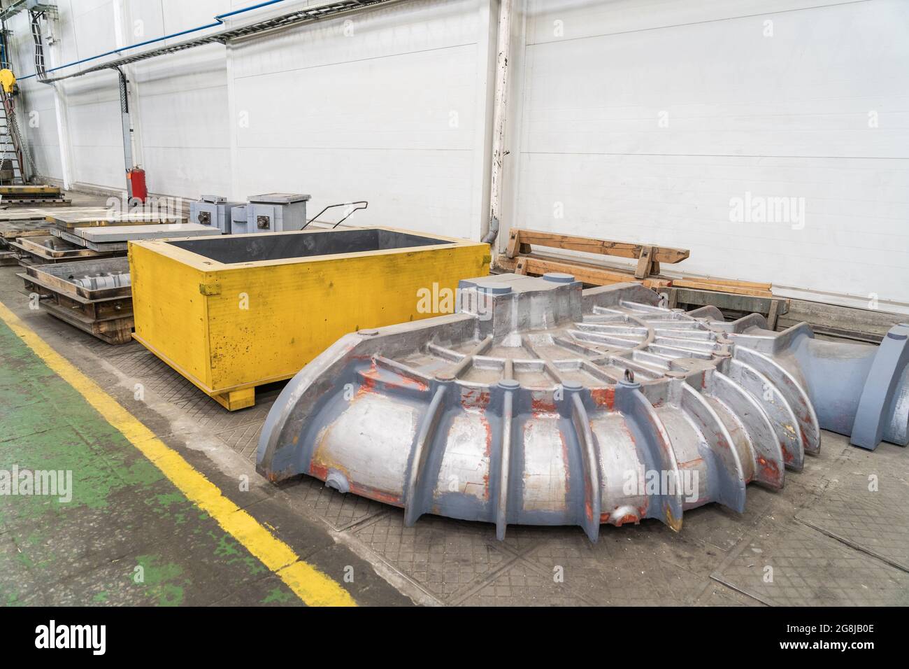 Metal mold hi-res stock photography and images - Alamy