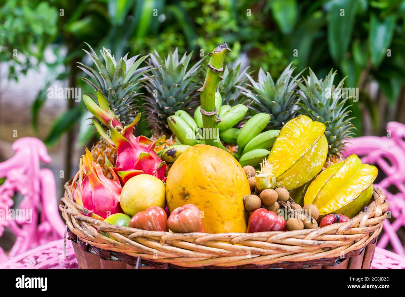 Big mango fruits hi-res stock photography and images - Alamy