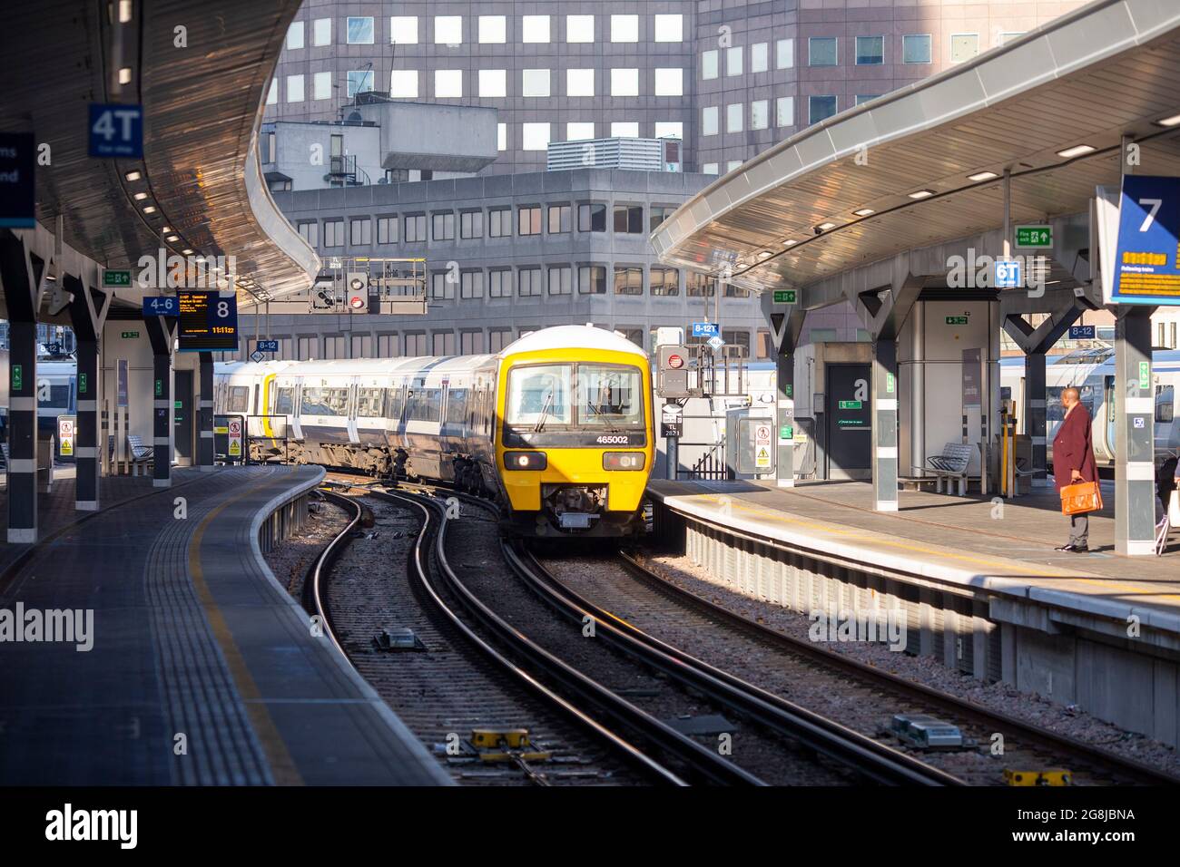 London Bridge railway station, London, England, UK Stock Photo - Alamy