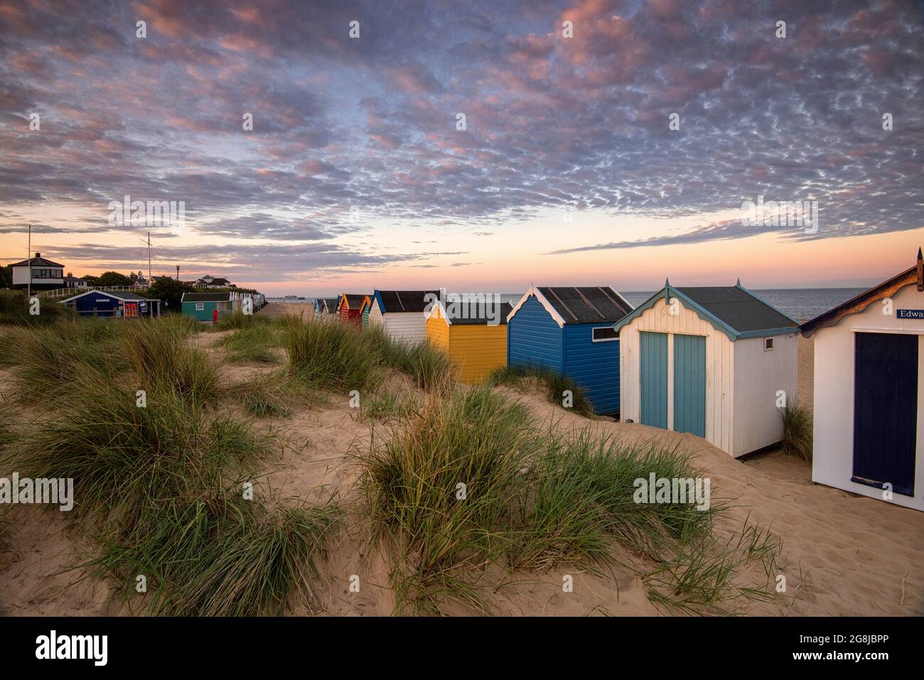 Suffolk sunset beach hut hi-res stock photography and images - Alamy