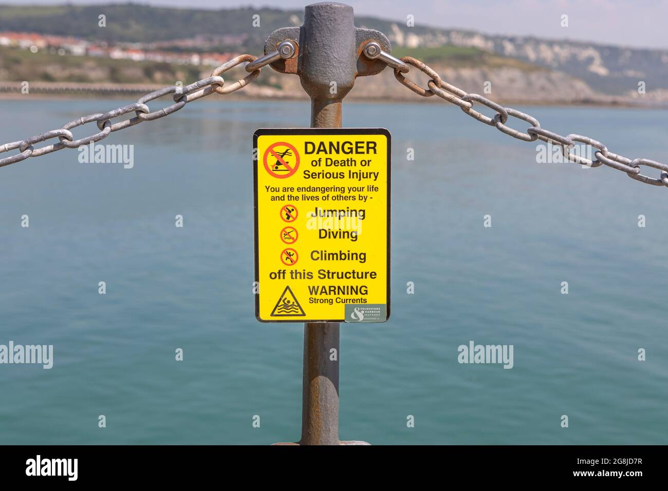 Warning sign no jumping diving hi-res stock photography and images - Alamy