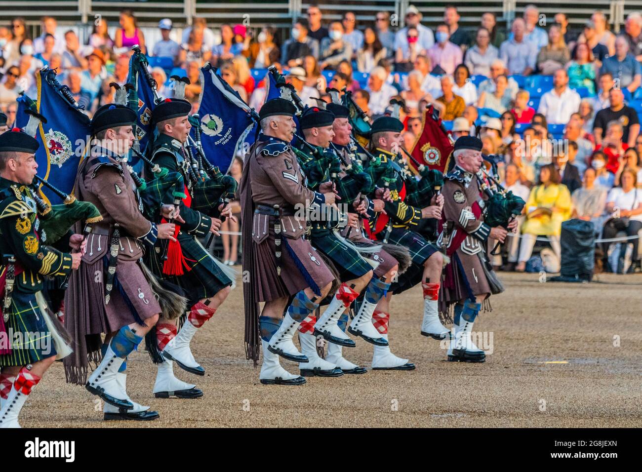 Pipes of the 1st battalion irish guards hi-res stock photography and images - Alamy