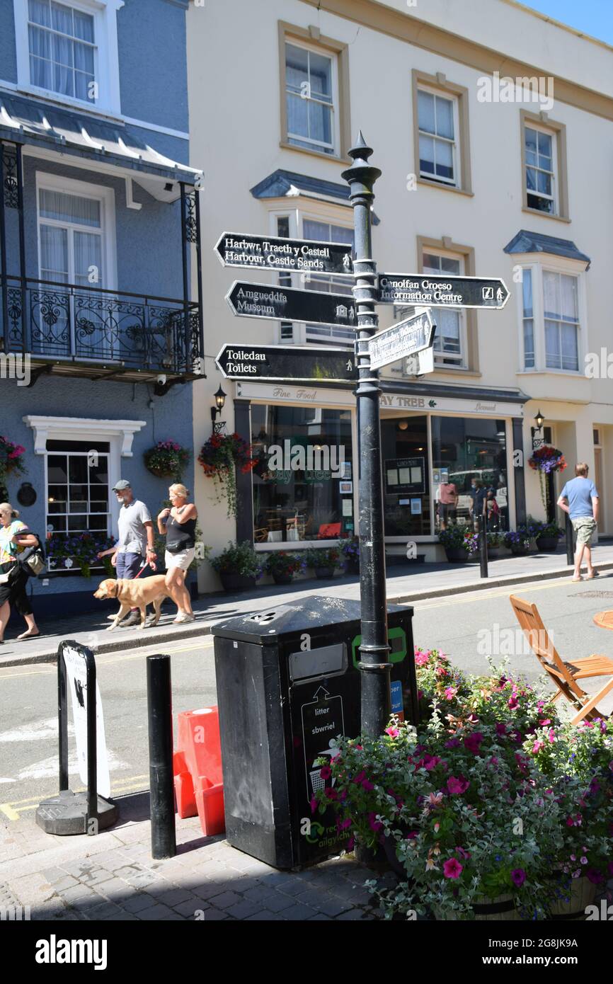 Direction sign in English & Welsh, Tenby, Pembrokeshire South Wales ...