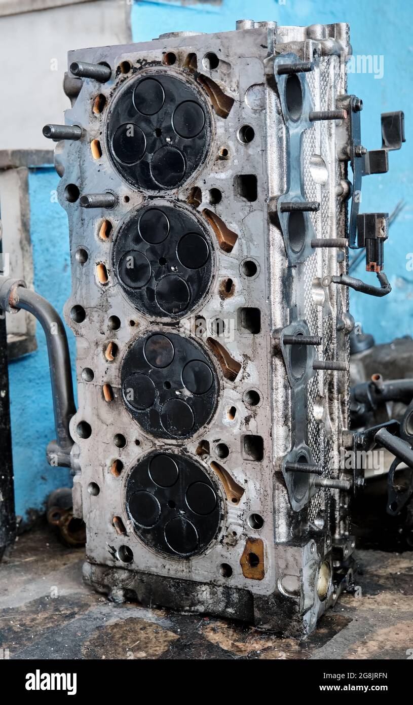 Cylinder head hi-res stock photography and images - Alamy