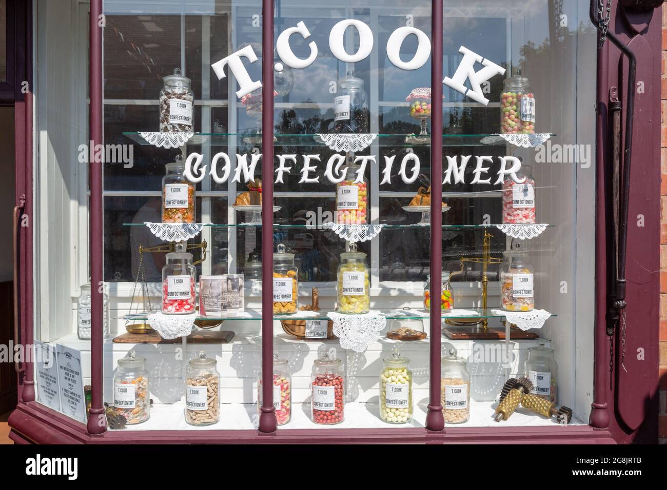 Black country museum dudley shop hi-res stock photography and images ...