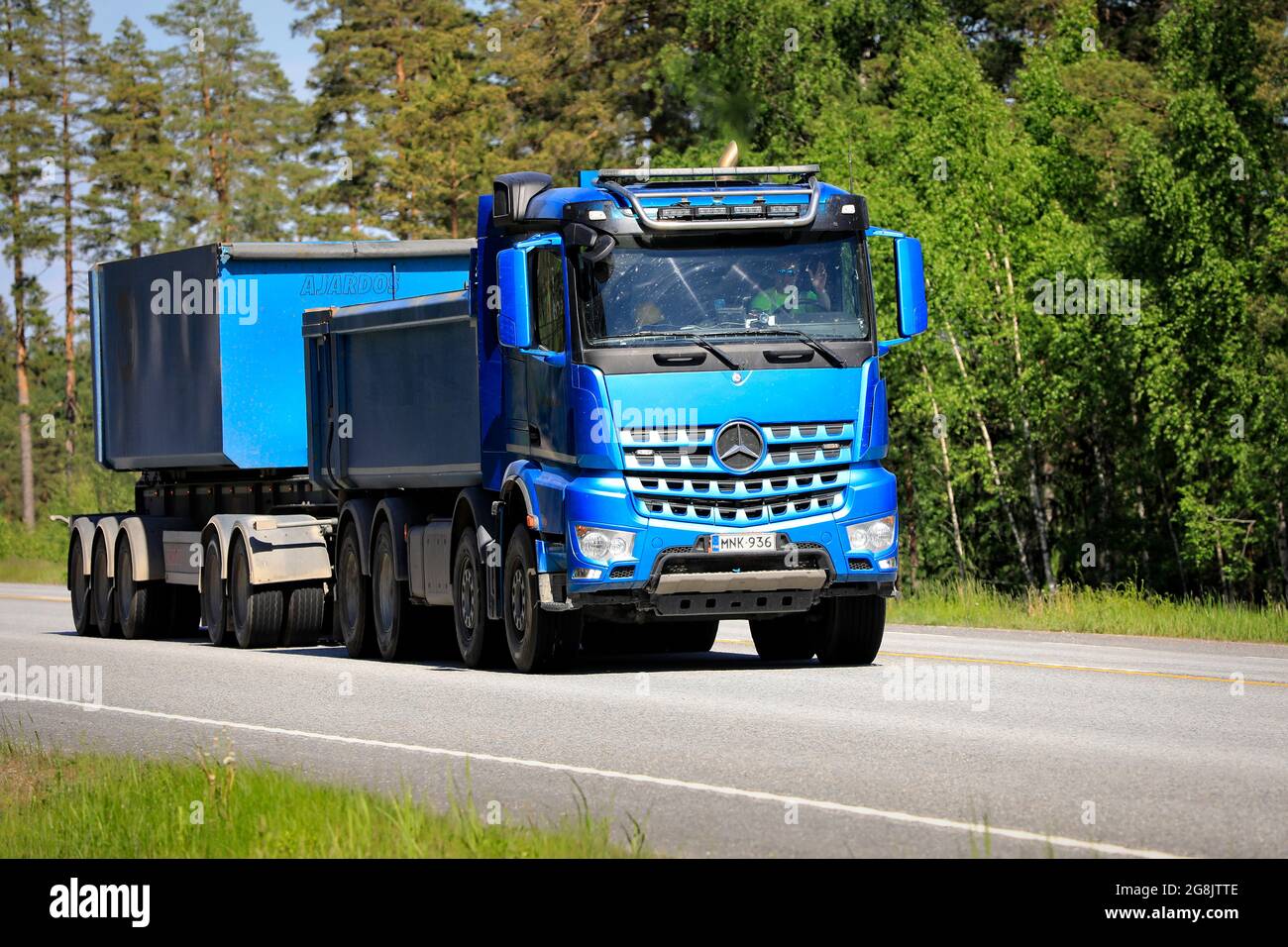 Daimler lorry hi-res stock photography and images - Alamy