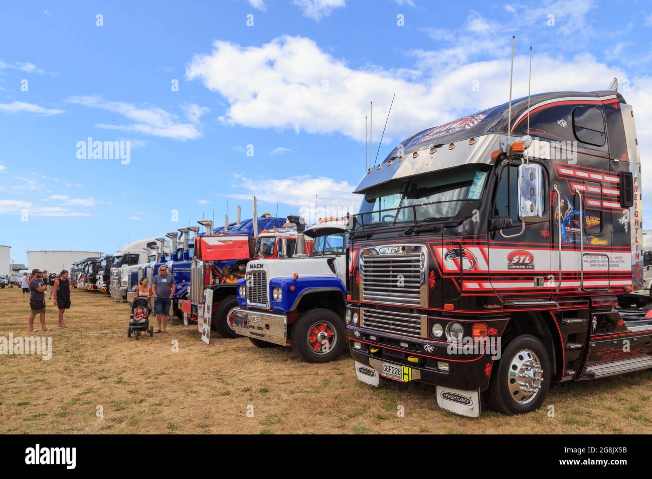 Big rigs hi-res stock photography and images - Alamy