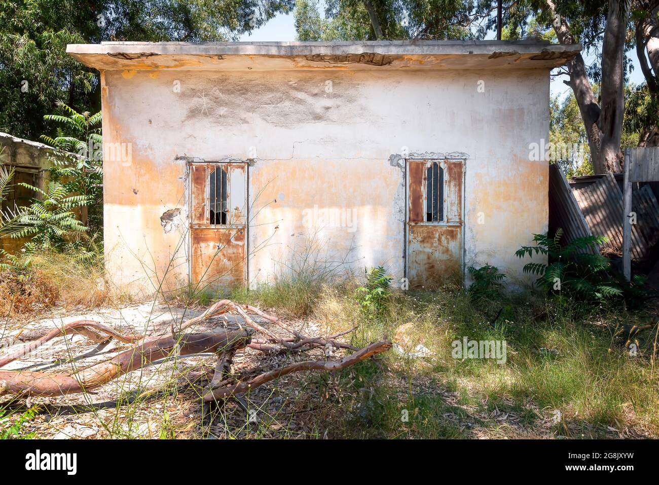 Abandoned Trains and Train Station in Lebanon Stock Photo - Alamy