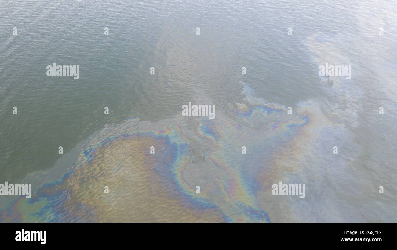 Oil spill sea aerial hi-res stock photography and images - Alamy