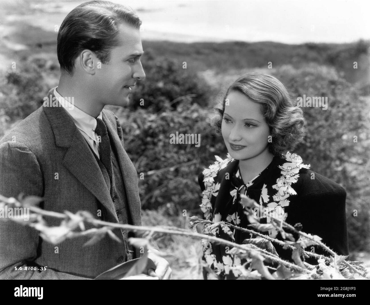 BRIAN AHERNE and MERLE OBERON in BELOVED ENEMY 1936 director H.C. POTTER screenplay John L ...