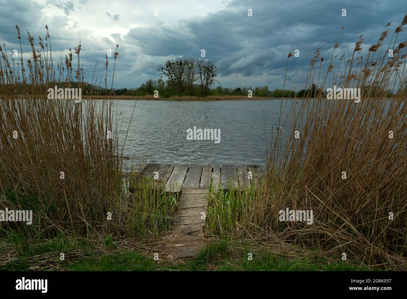 Small pier of wood hi-res stock photography and images - Alamy
