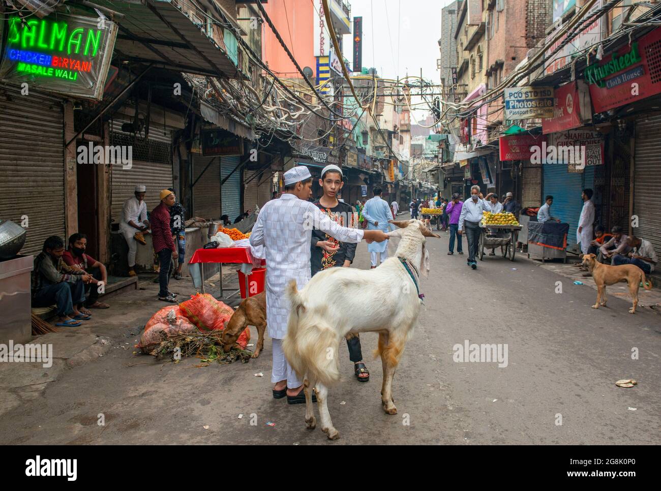 New Delhi, India. 21st July, 2021. Muslim children seen with a huge ...