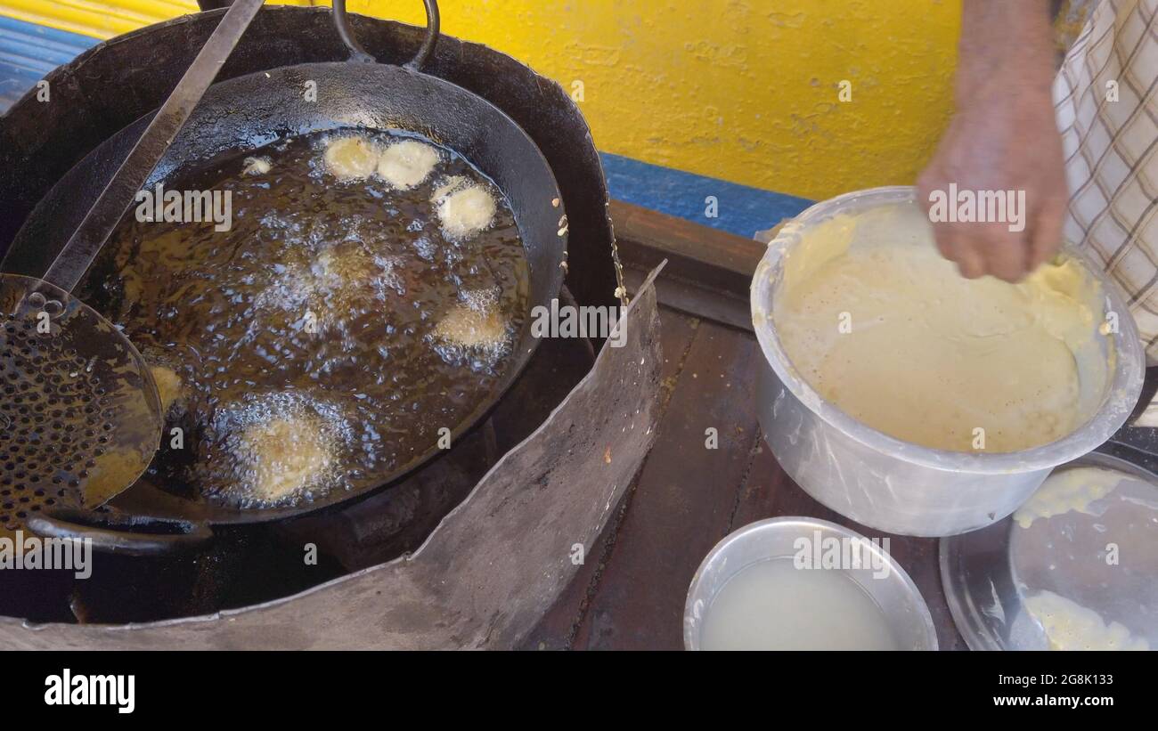 Making jalebi hi-res stock photography and images - Alamy