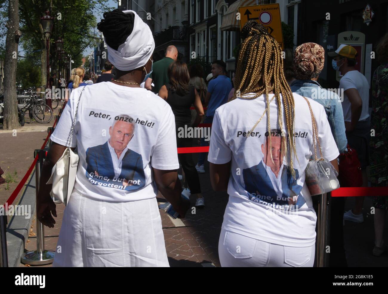 People queue in line to farewell of Dutch journalist Peter R. de Vries ...