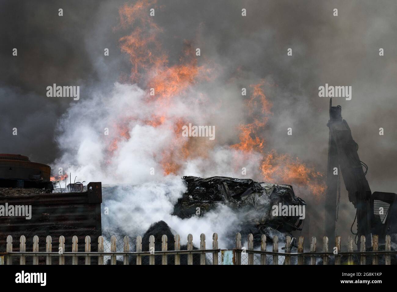 Emergency service personal hi-res stock photography and images - Alamy