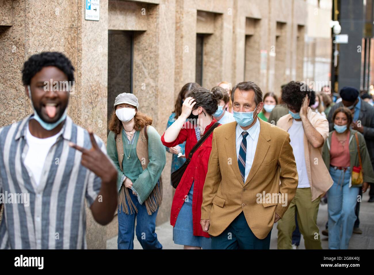 Cast members on set new hi-res stock photography and images - Alamy