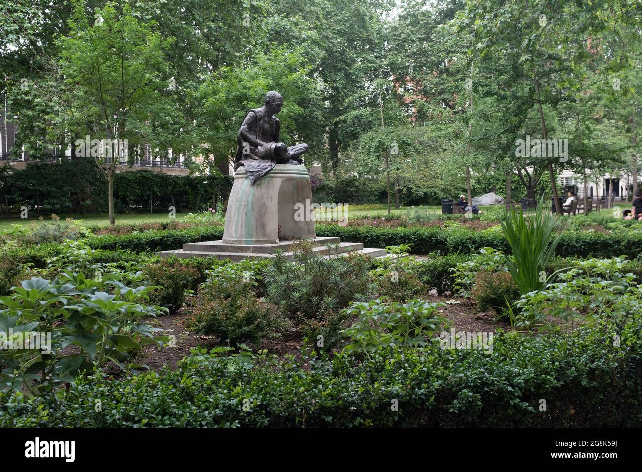 Mahatma Gandhi statue, Russel Square, Bloomsbury, London, UK Stock ...