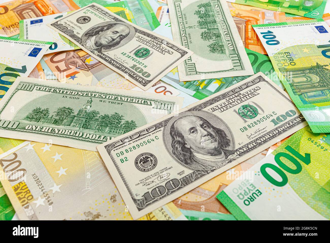 Dollar bill and euro note hi-res stock photography and images - Alamy