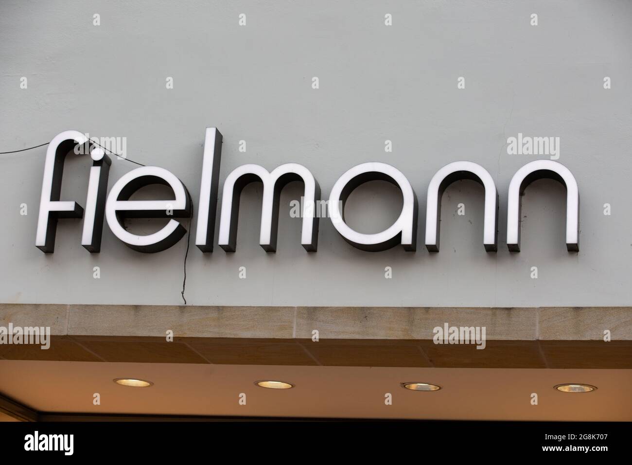 Fielmann logo hi-res stock photography and images - Alamy