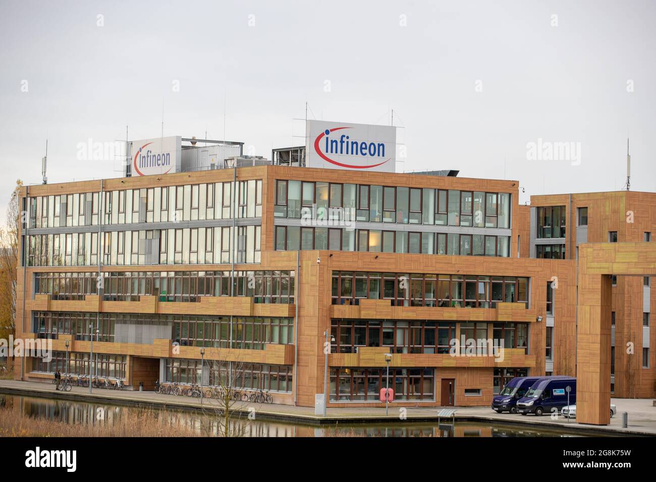 Infineon technologies bipolar hi-res stock photography and images - Alamy