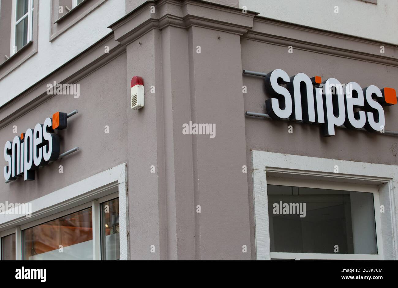 Snipes logo hi-res stock photography and images - Alamy