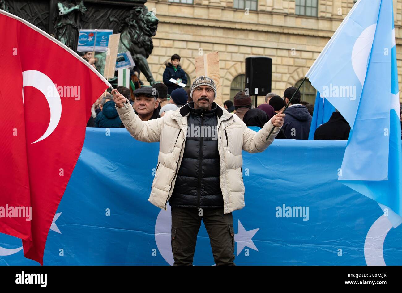 Menschen und flagge hi-res stock photography and images - Alamy