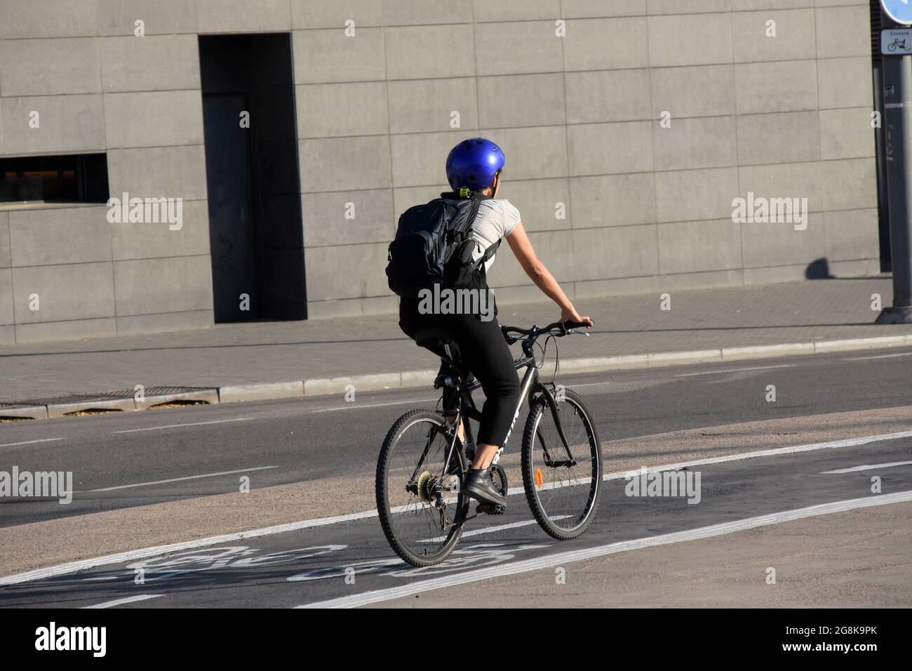 Rear view mountain bike rider hi-res stock photography and images - Alamy