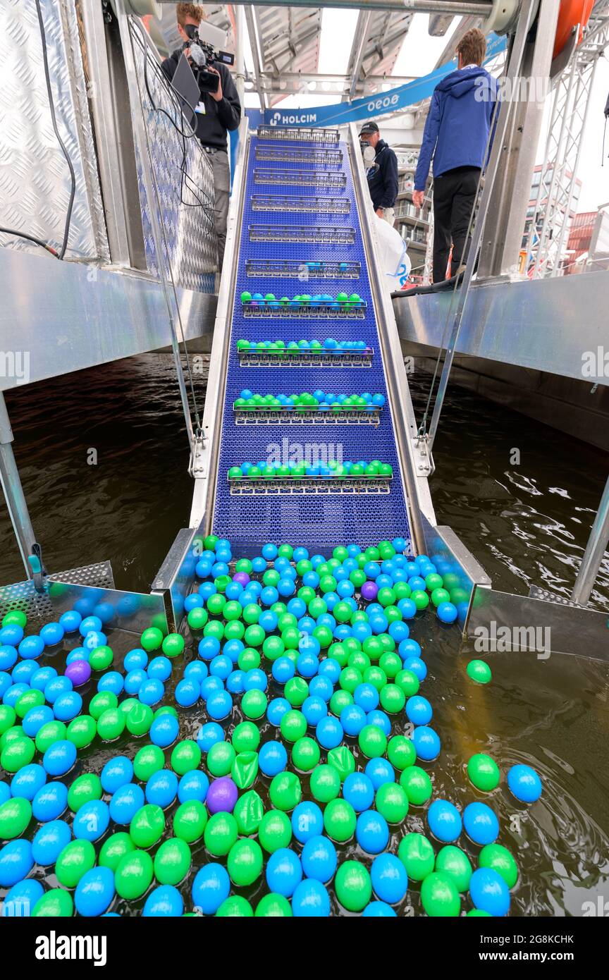 Hamburg, Germany. 21st July, 2021. Garbage collection at sea is ...