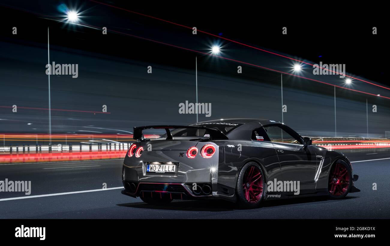 Long exposure photo of Nissan GTR 1000 HP on highway Stock Photo - Alamy
