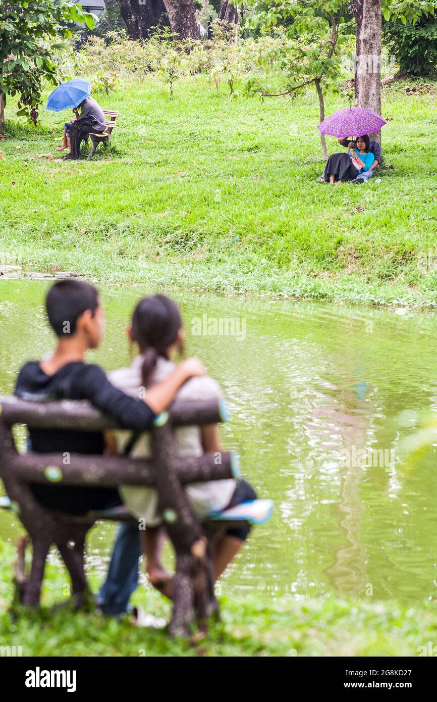 Burmese couples hi-res stock photography and images - Alamy